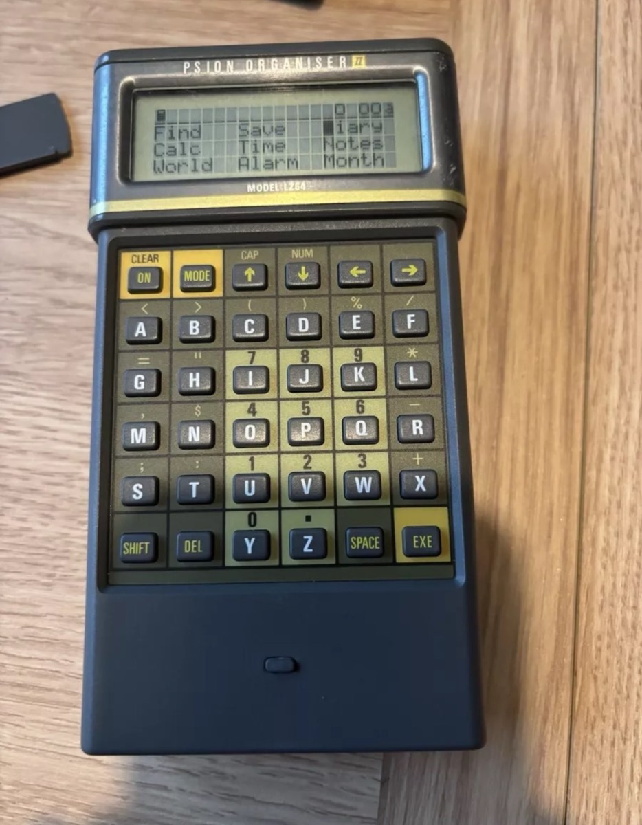 Psion organiser II LZ64 – Foxes Den